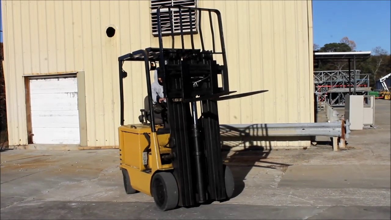 CATERPILLER 5000 LBS CAPACITY ELECTRIC FORKLIFT - YouTube