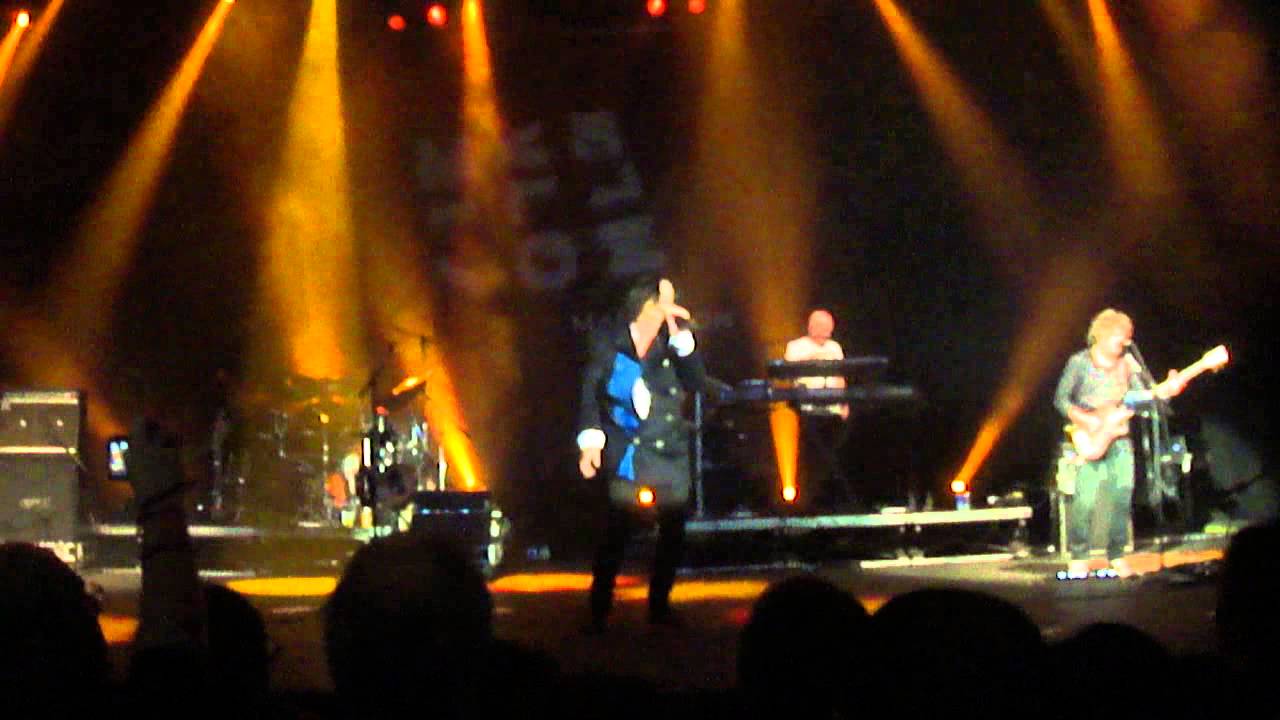 Marillion - Beautiful - Ao Vivo HSBC - Brasil - SP 09-05-2014 - YouTube