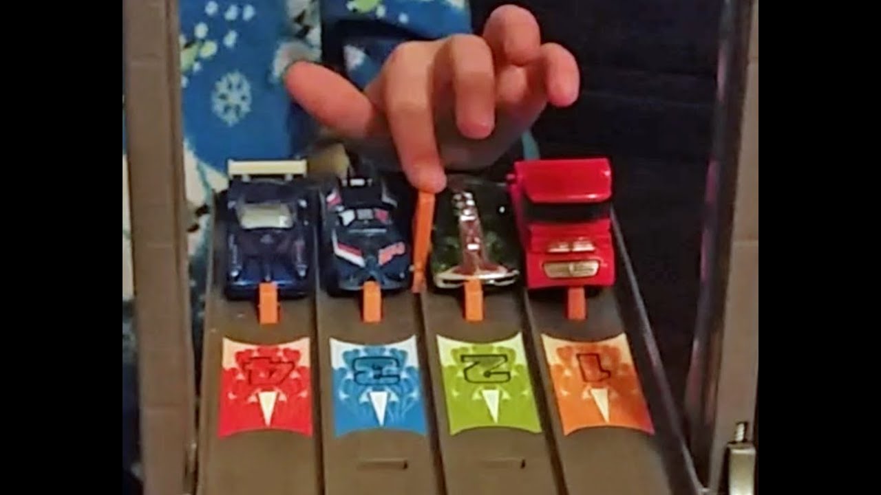Hot Wheels 4 Lane Raceway: 4 Wide Drag Racing: ZMax NHRA Nationals ...