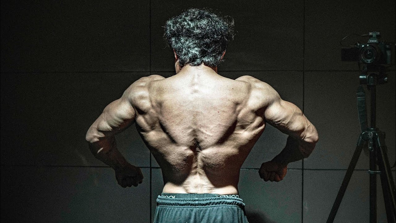 Building Massive Back | New Gym Gears Pt.2 | Bulk Day 11 - YouTube