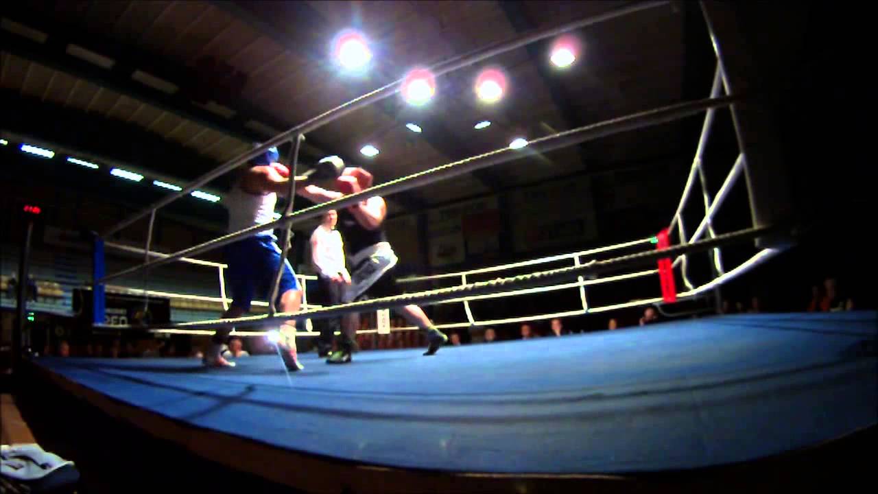 Dennis Jacobsen, Combat Boxing, Randers vs Simon Azizi, Heros - YouTube