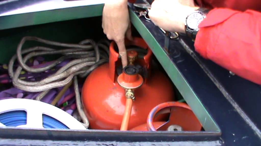 Gas Locker on a Narrowboat - YouTube