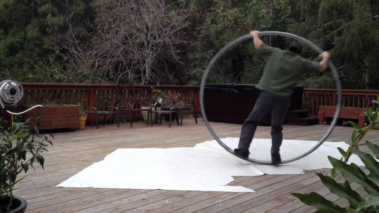 Roué Cyr -- 360 wheel spins - YouTube