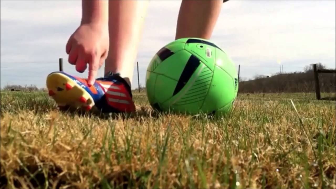 how to curve football for beginners - YouTube