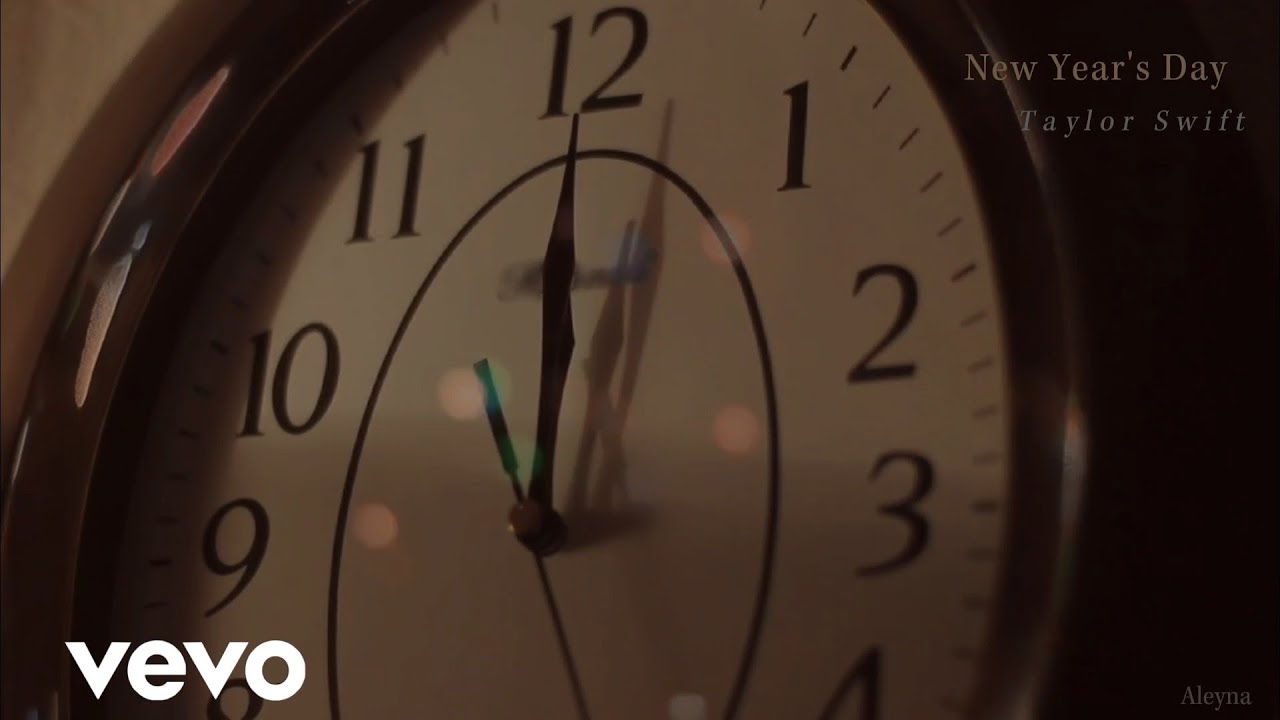 Taylor Swift - New Year's Day (Lyric Video) - YouTube