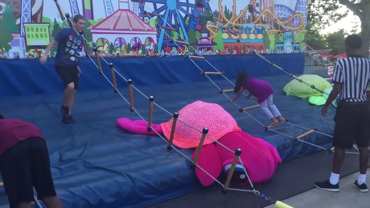 Carowinds games... ladder climb... 9/3/2016 - YouTube