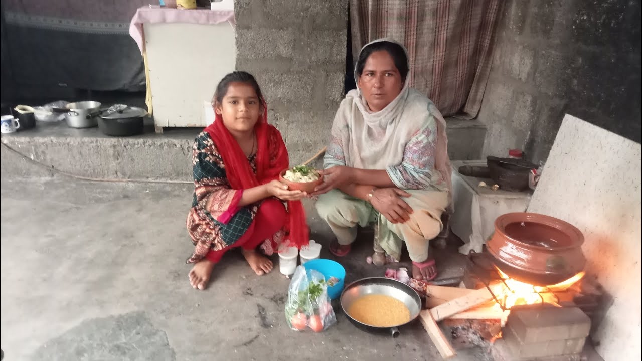 آج ہم نے کریم والی مکرونی بنائی 🤤 | Bhatti Family Vlogs - YouTube