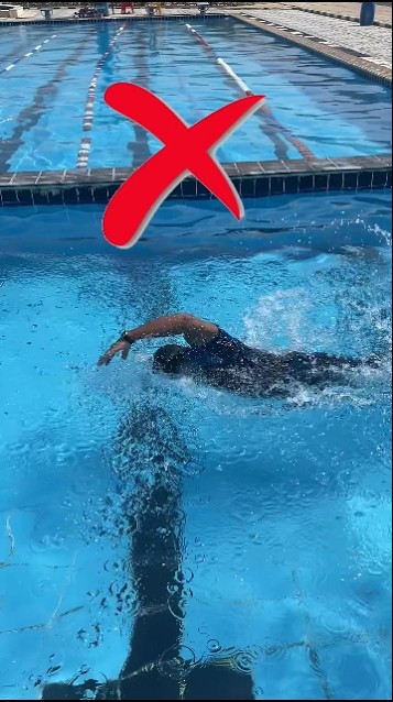 How to Swim Freestyle Correctly | Stop the Crossover Arm Stroke Mistake ...