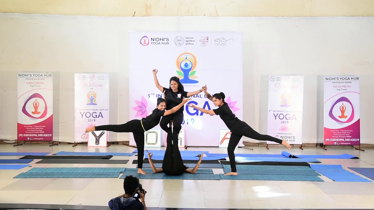Best Girls Group Yoga Performance on World Yoga Day 2019 | Nidhi's Yoga ...