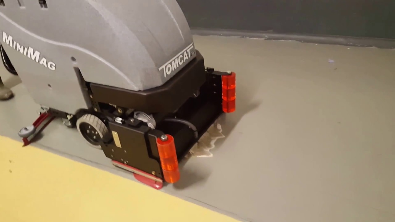 Tomcat Minimag scrubber dryer - YouTube