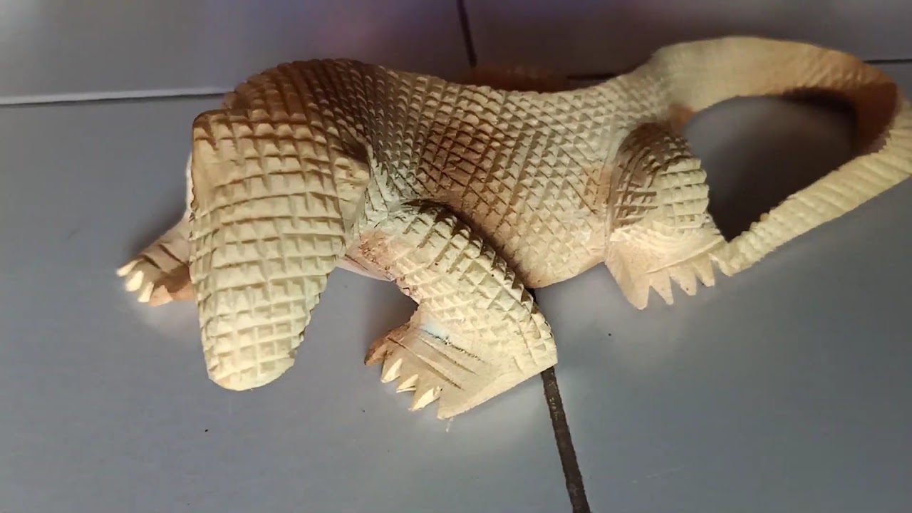 Komodo Wood Carving - YouTube