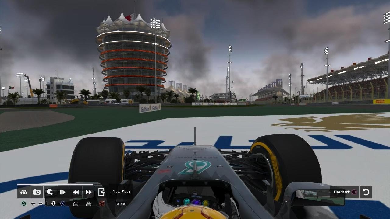 F1 2017 Lewis Hamilton crash - YouTube
