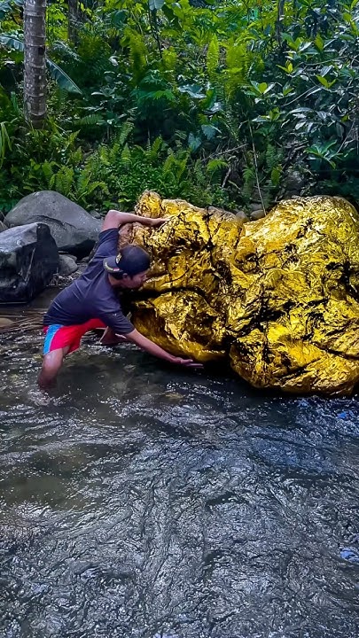 Penemuan Batu Emas Atau Batu Pyrite Raksaksa Di Sungai Pedalaman#emas #viralvideo #video #viral ...