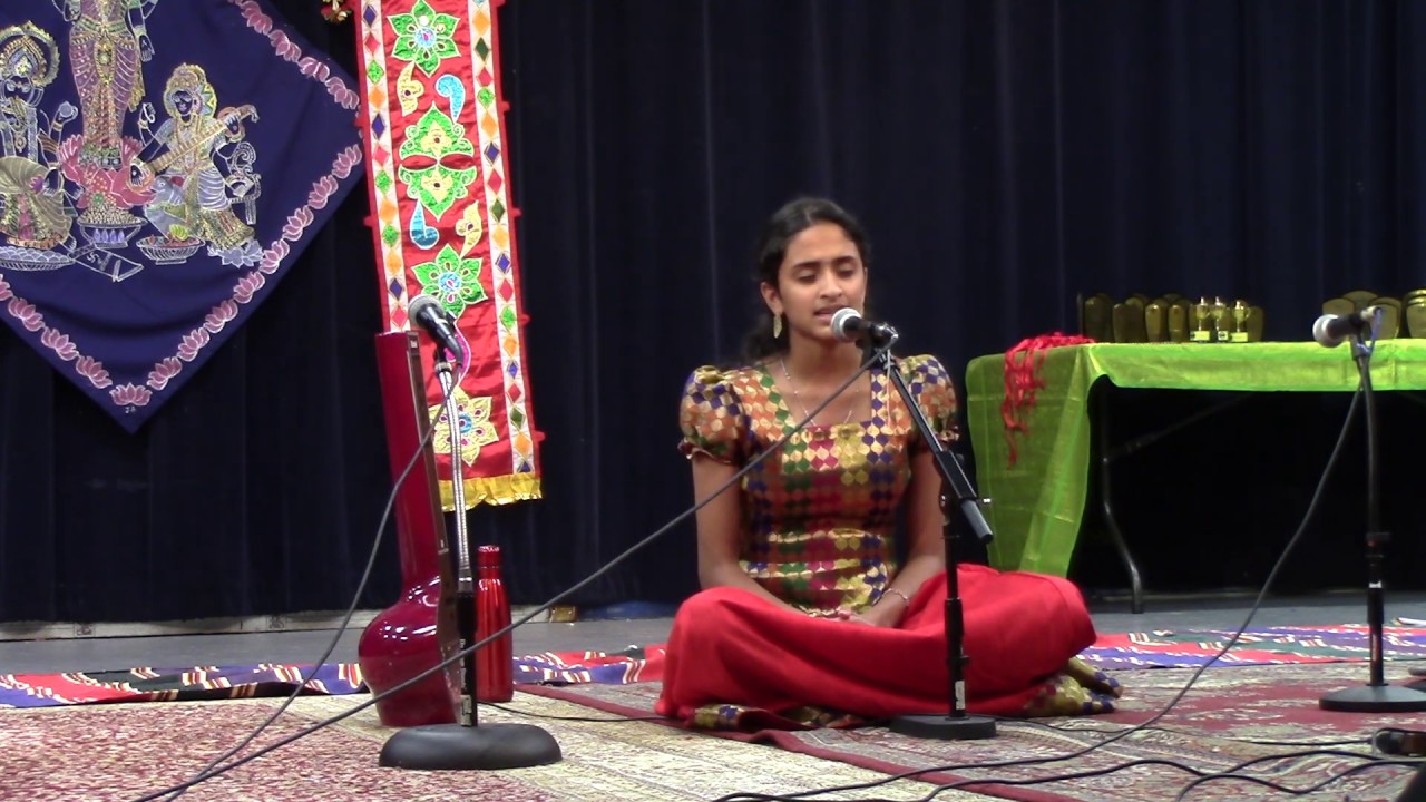 Elizabeth Ipe - Kanivolum Kamaneeya Hrudayam - YouTube