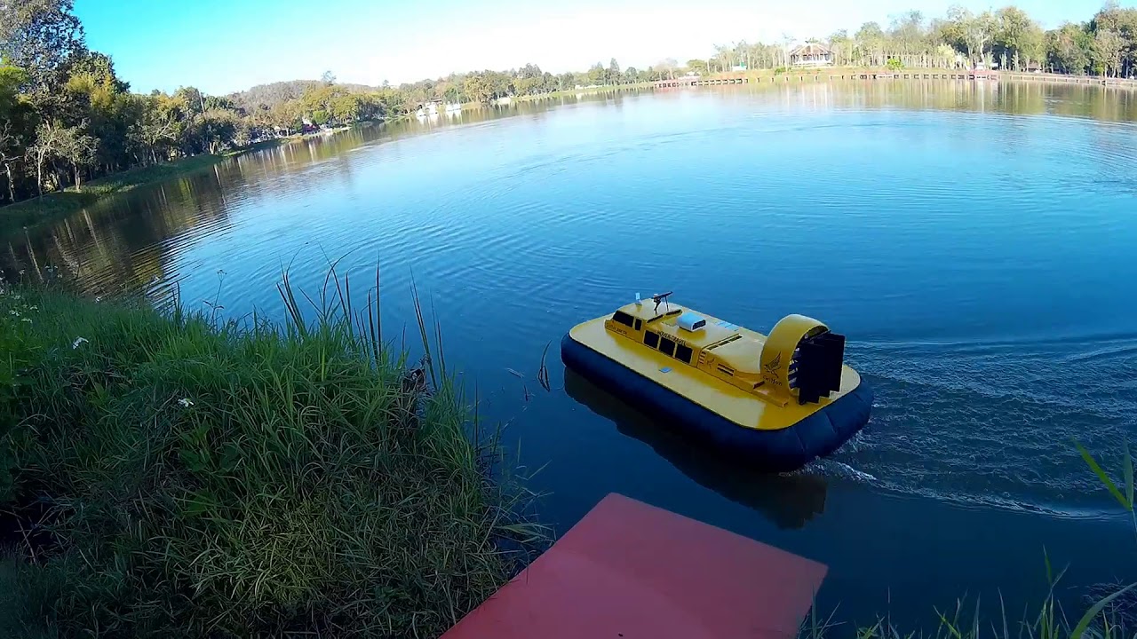 RC Hovercraft Griffon 2000TD another beautiful morning at the lake ...