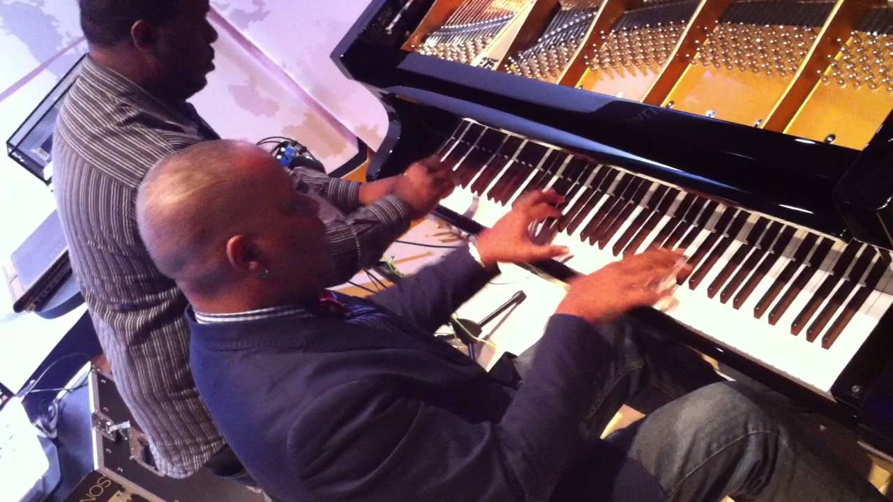 NAMM 2014 Kenneth Crouch and friend at Ravenscroft pianos for Keyboard Magazine - YouTube