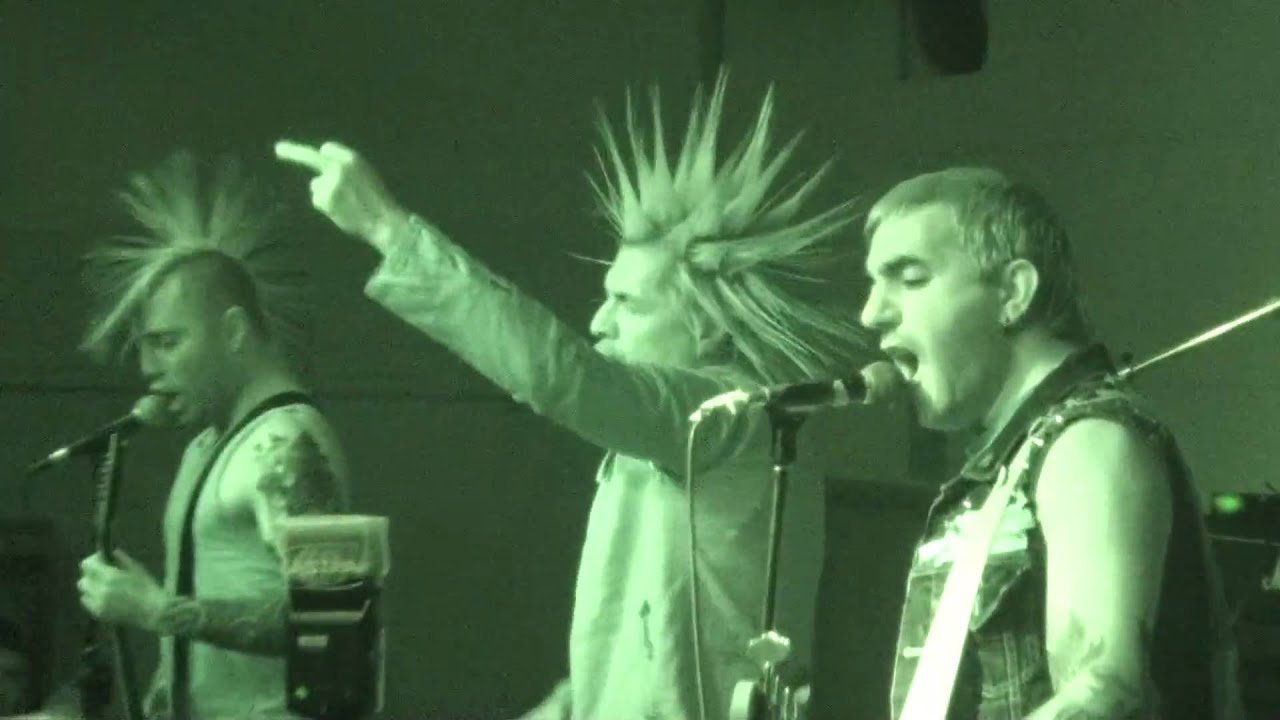 THE CASUALTIES- Punk música del pueblo (Sala Estraperlo 21-1-10) - YouTube