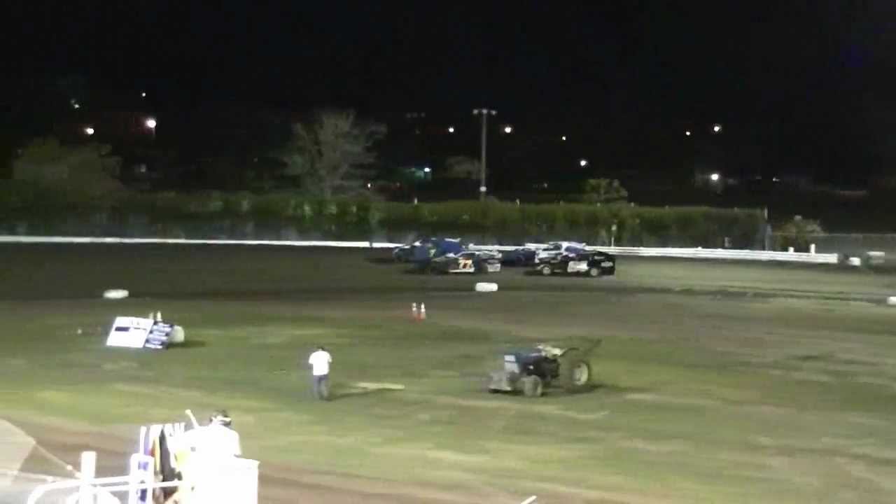 Merced Speedway - Dirt Modified 4-6-12 Trophy Dash - YouTube