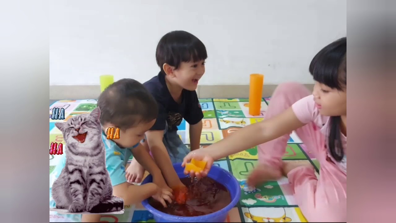 Ide bermain seru di rumah bagian 2- Sabil bermain air bersama adik-adik ...