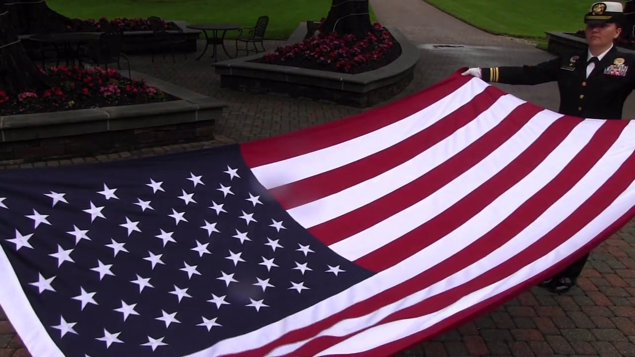 USPHS Commissioned Corps Flag Folding - YouTube
