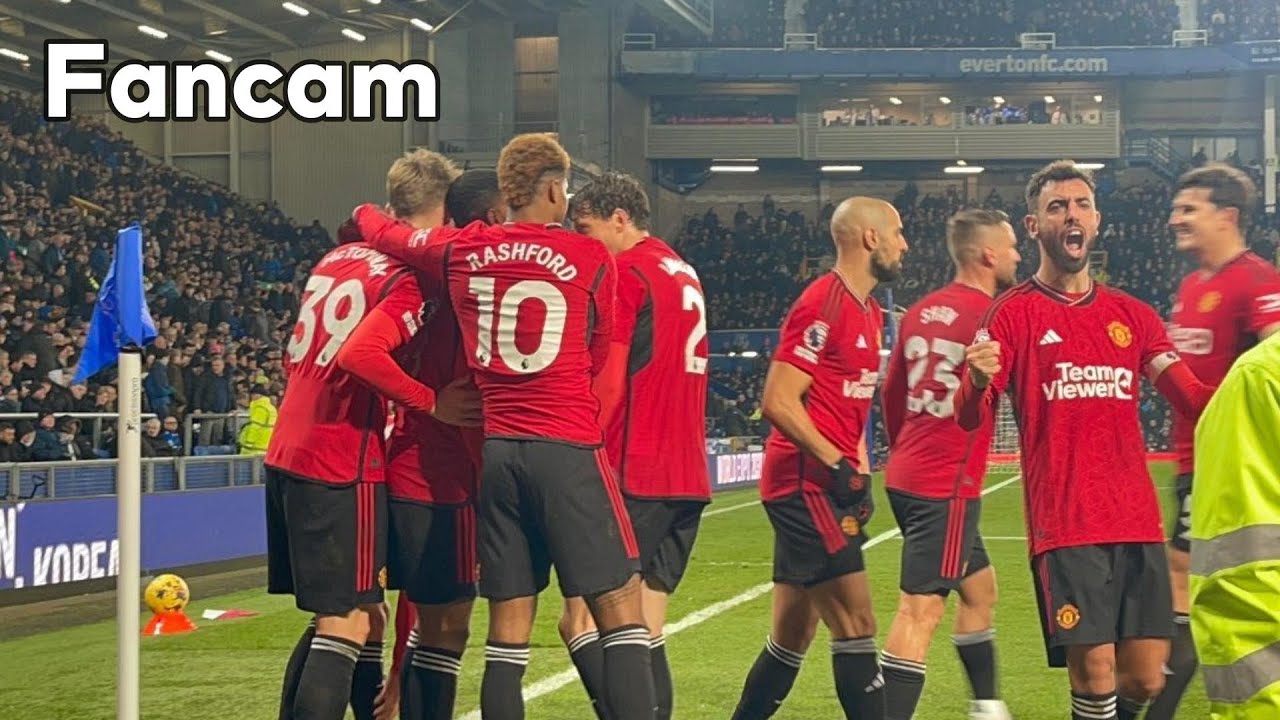 Best angle of Alejandro Garnacho bicycle goal vs Everton - YouTube