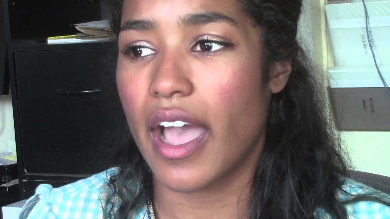 Actress Taylor Jones Talks About Why She Supports Bridges - YouTube