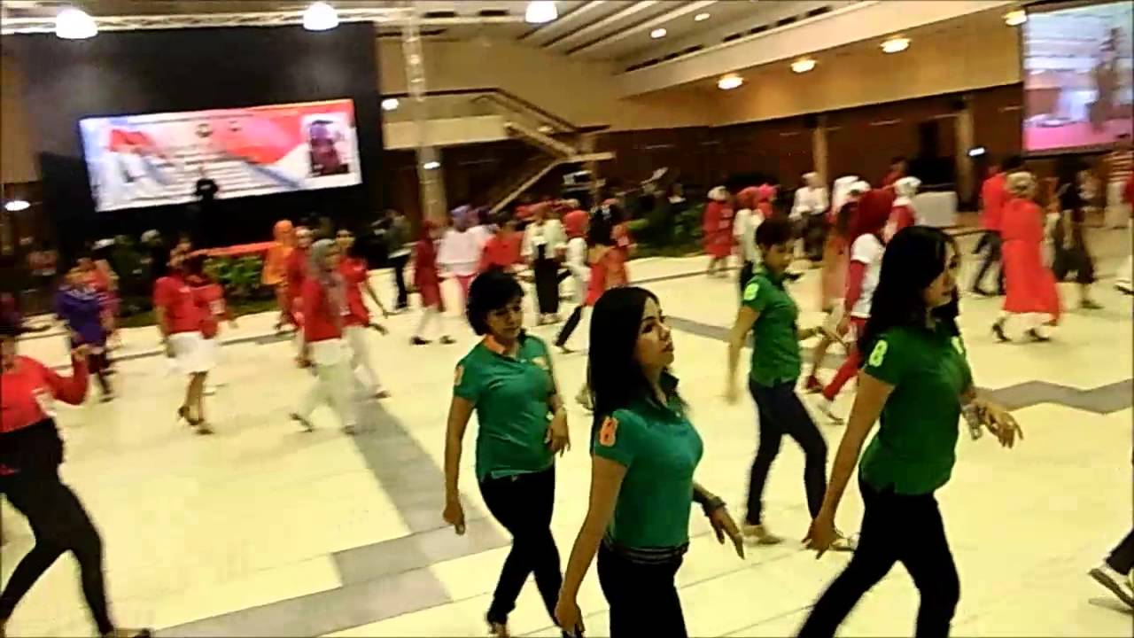 Remedy - Line Dance - Ira Weisburd's Workshop, Bandung 16082014 - YouTube