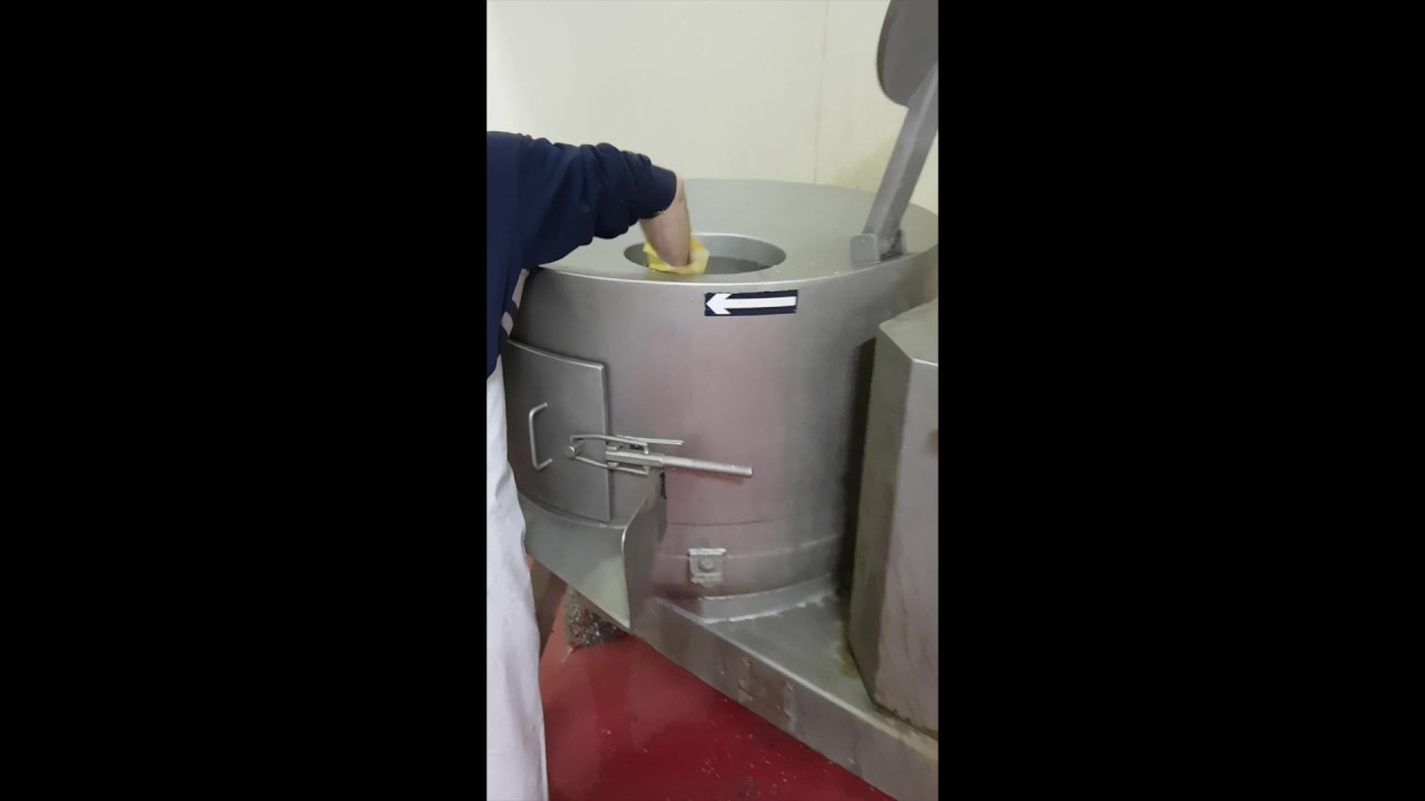 CATTLE'S PAUNCH CLEANING MACHINE - YouTube