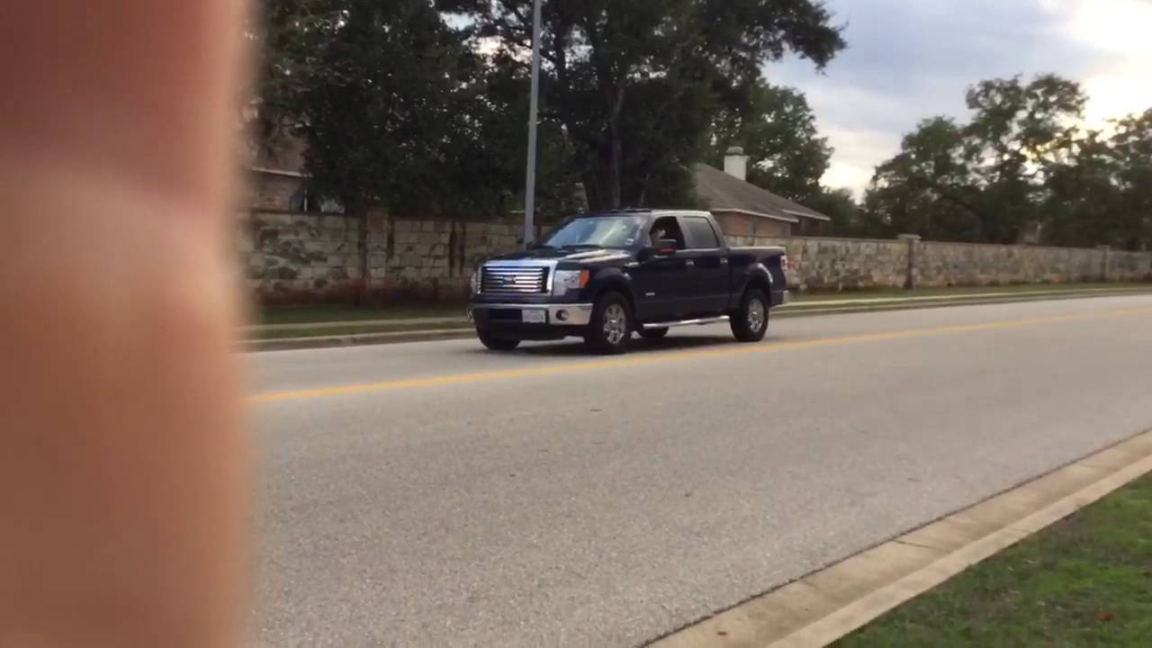 FUNNY INVISIBLE ROPE TRICK!!!😂😂😂 - YouTube