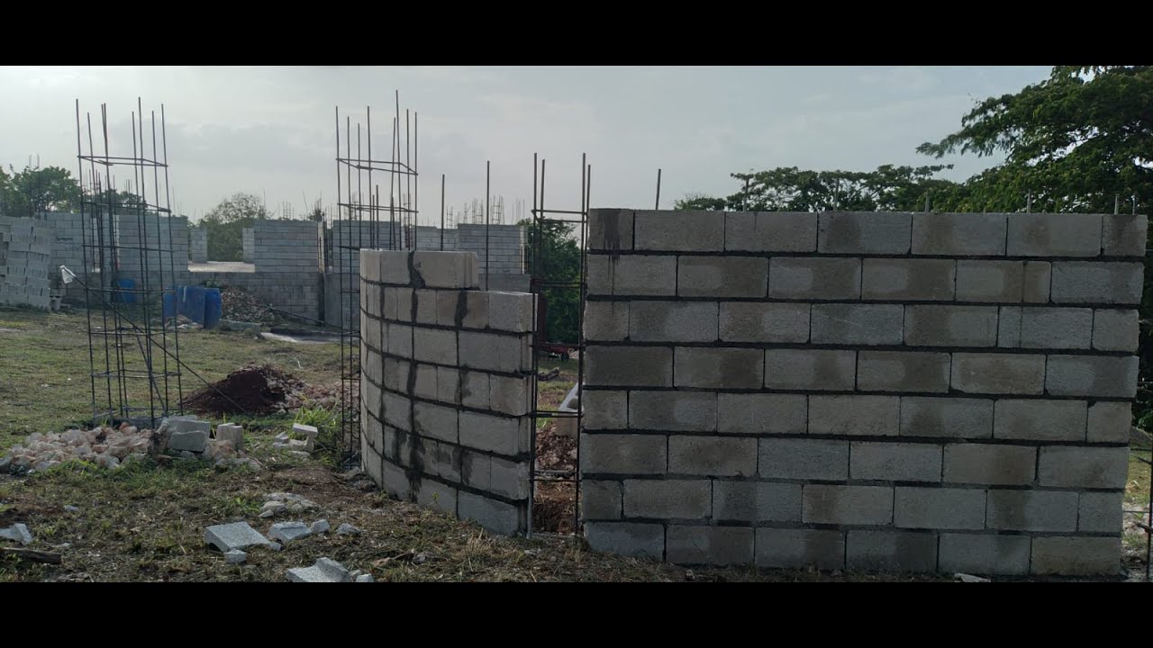 Building a house in Jamaica 🇯🇲 part 16: Windows and doors installed ...