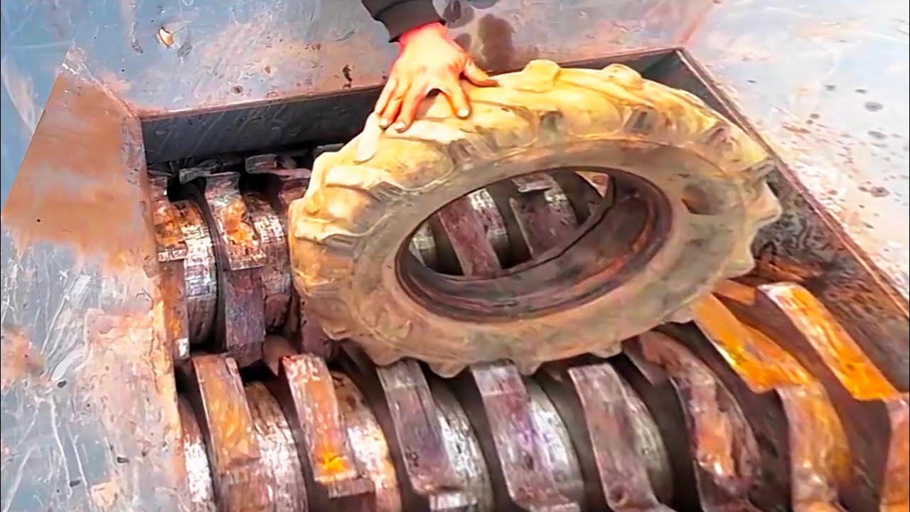 Shredding machine satisfying moments ! Vehicle tyres and hard scrap in ...