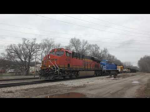 BNSF 4266 West 4-5-23 - YouTube