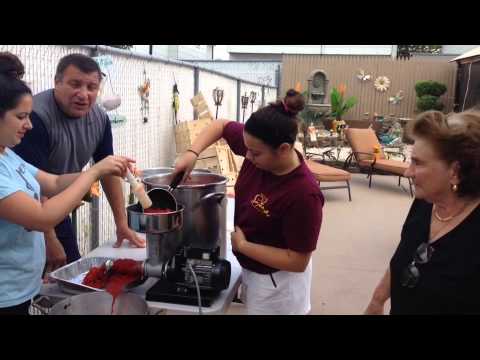 Italians making homemade sauce - YouTube