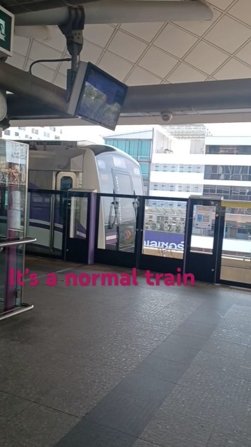 It's a normal train #music #song #鉄道 #タイ - YouTube