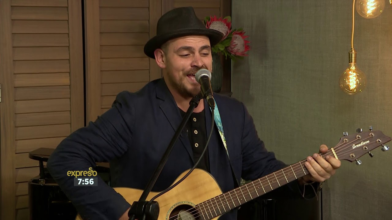 Riaan Smit Performs “Misbehaving” - YouTube