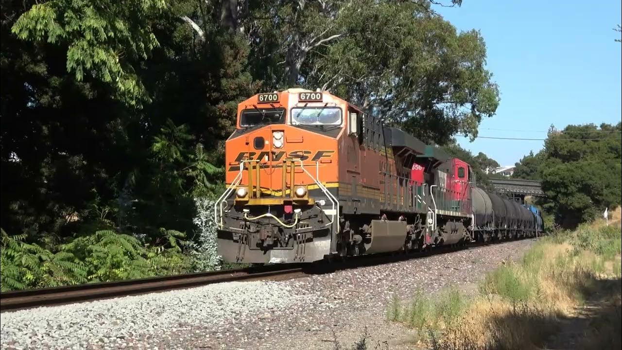 BNSF 6700 with the BARRIC 31aug24 - YouTube