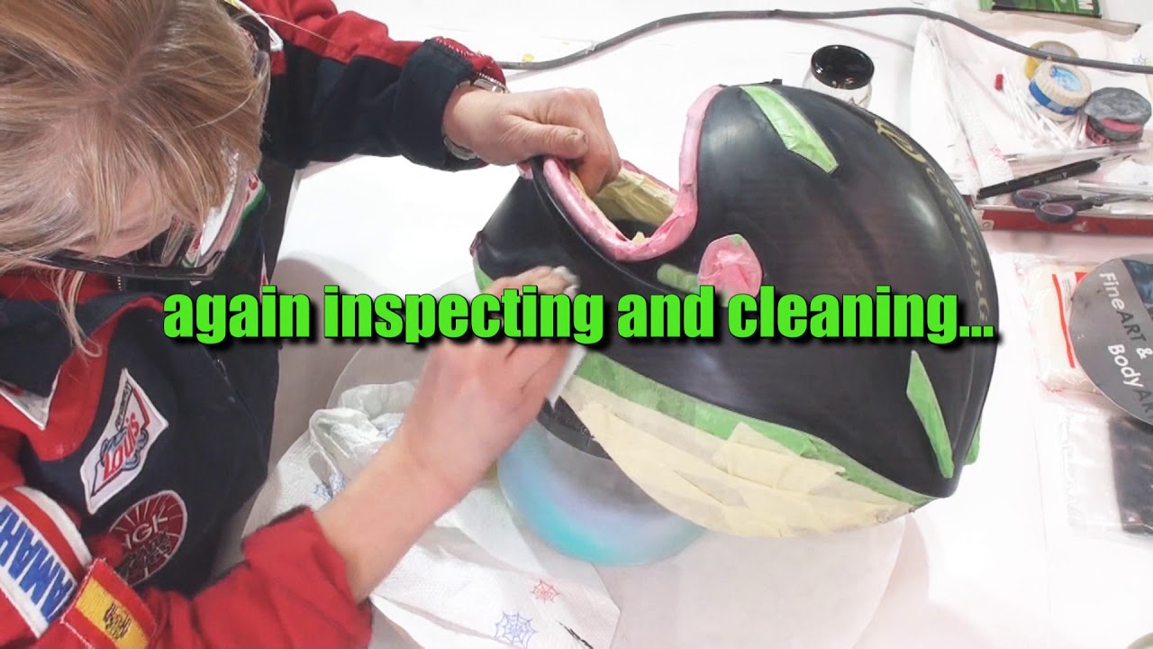 motorradhelm motorcycle helmet painting with airbrush - YouTube