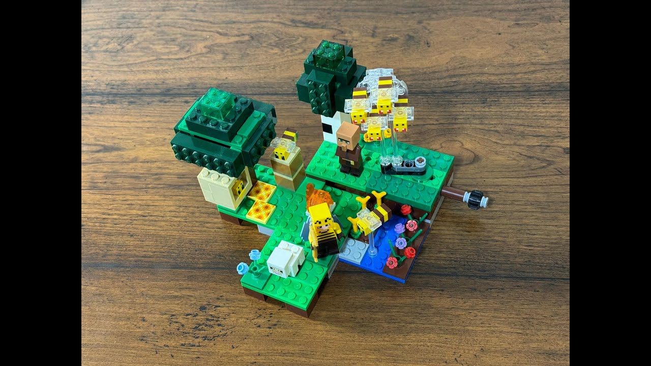 Lego Minecraft Set 21165 The Bee Farm - YouTube