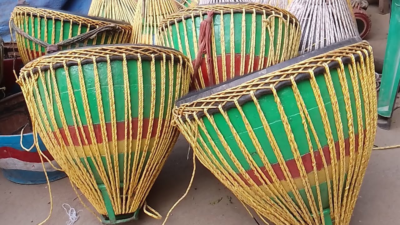 আদিবাসীদের ধমসা🪘 কিভাবে বানানো হয় দেখুন।। how to make a santali Tamak ...