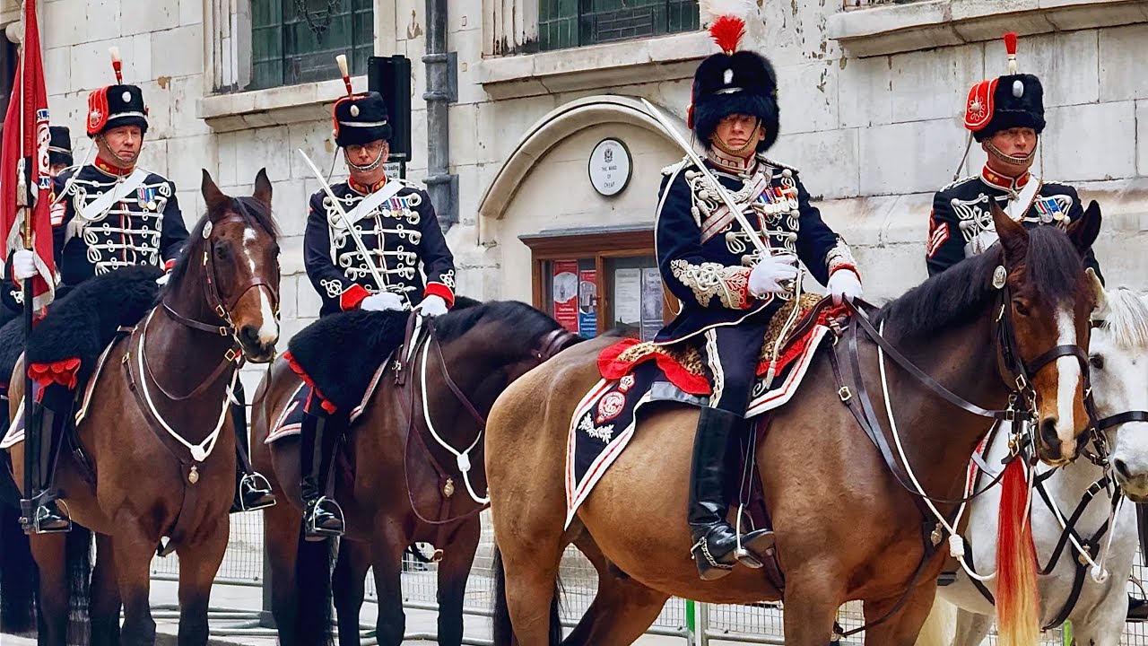 Ultra-Rare Sighting of Special Horse Guards seen in central London 🇬🇧 ...