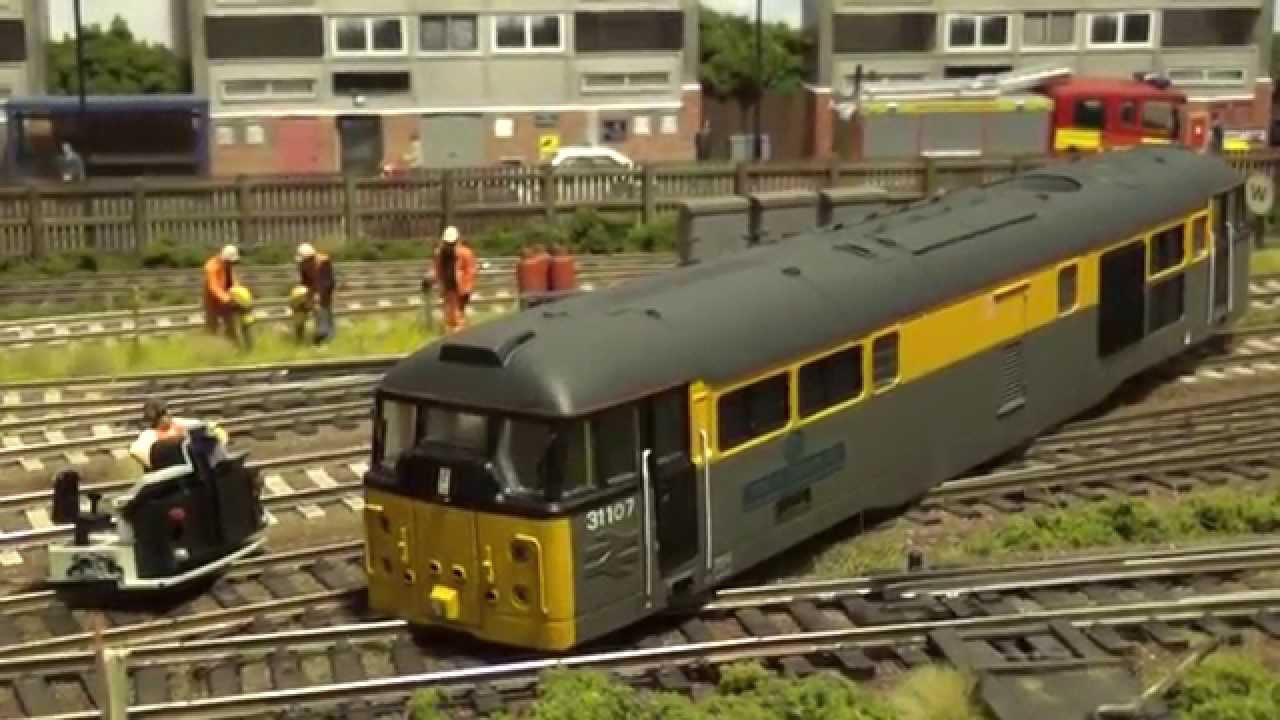 Brockwell Lane T.M.D- Hornby class 31 problem - YouTube