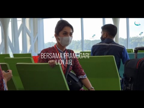 BERSAMA PRAMUGARI LION AIR, BANDARA BALIPAPAN GATE 5, PESAWAT GARUDA TUJUAN BERAU