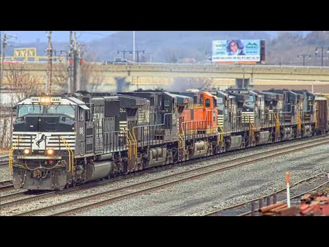 HUGE NS 11V Rolls Thru Altoona with SD70ACC Leader, 5 THB Dash 9’s and 1 EX Bnsf Dash 9 - YouTube