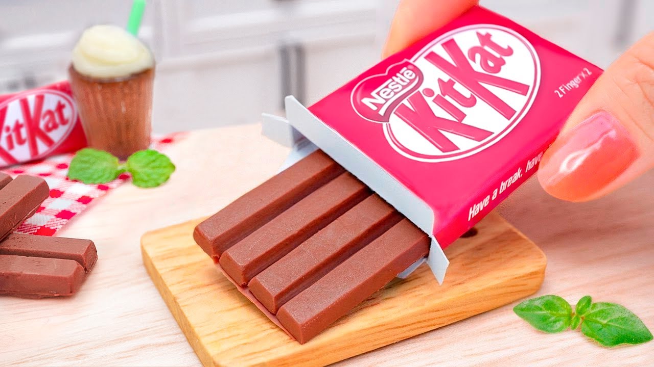 Perfect Miniature KITKAT Cake Decorating - Coolest Tiny Dessert ...