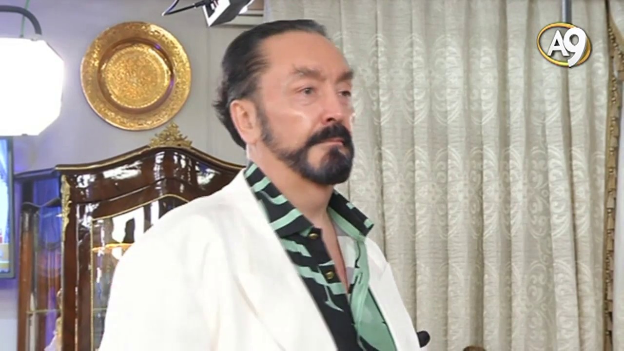 Adnan Oktar bir rock klasiğinde dans etti - YouTube