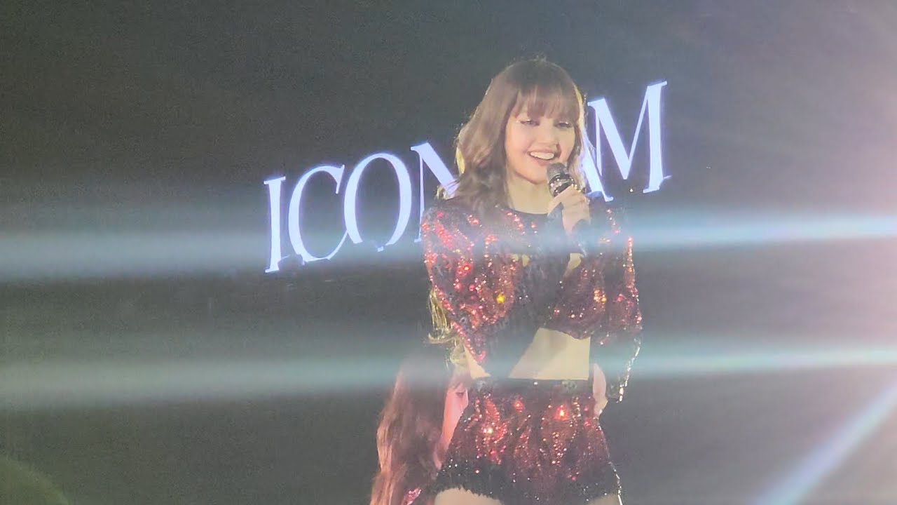 Lisa X iconsiam Amazing Thailand Countdown 2025 (fancam) - YouTube