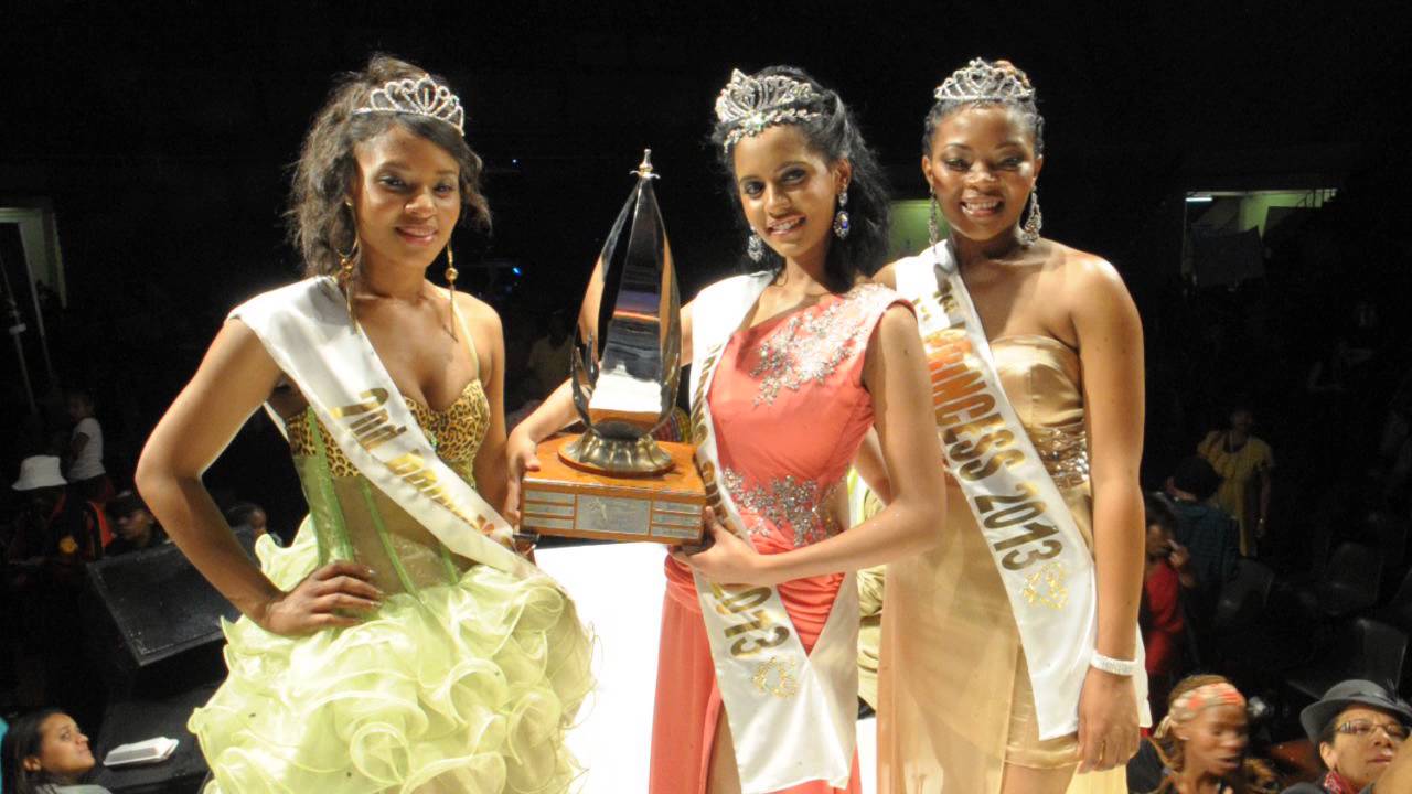 SACTWU Spring Queen 2013 die wenner word gekroon 7 - YouTube