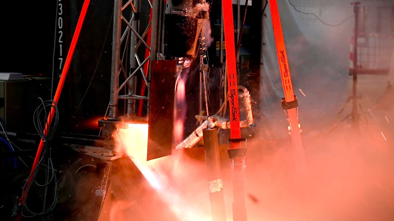Firehorn - Vertical Static Fire Test 4 - YouTube
