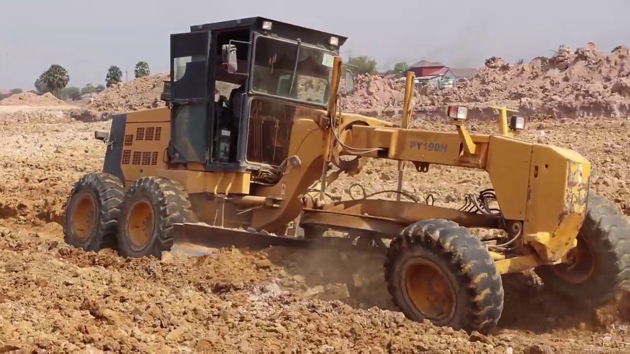 គ្រឿងចក្រធ្វើផ្លូវ-Changlin Motor Grader PY190H plowing on road ...