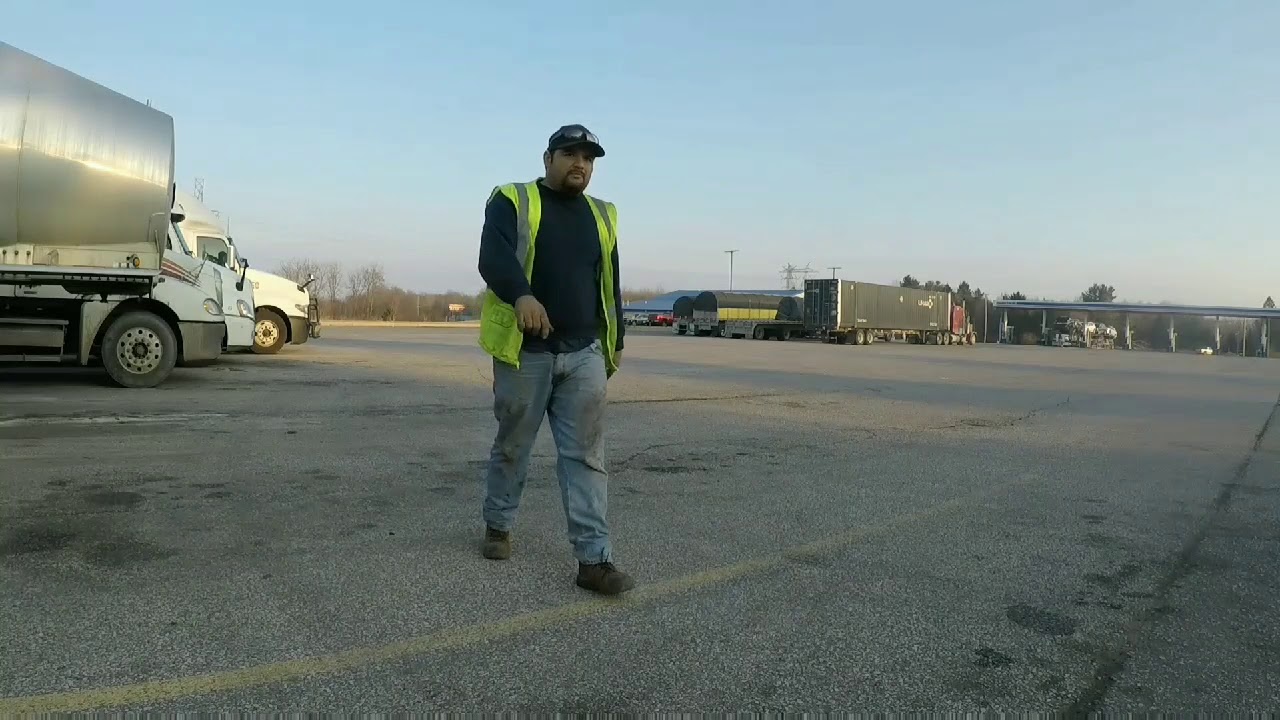 Como estacionar un trailer en una Sola maneobra de reversa - YouTube